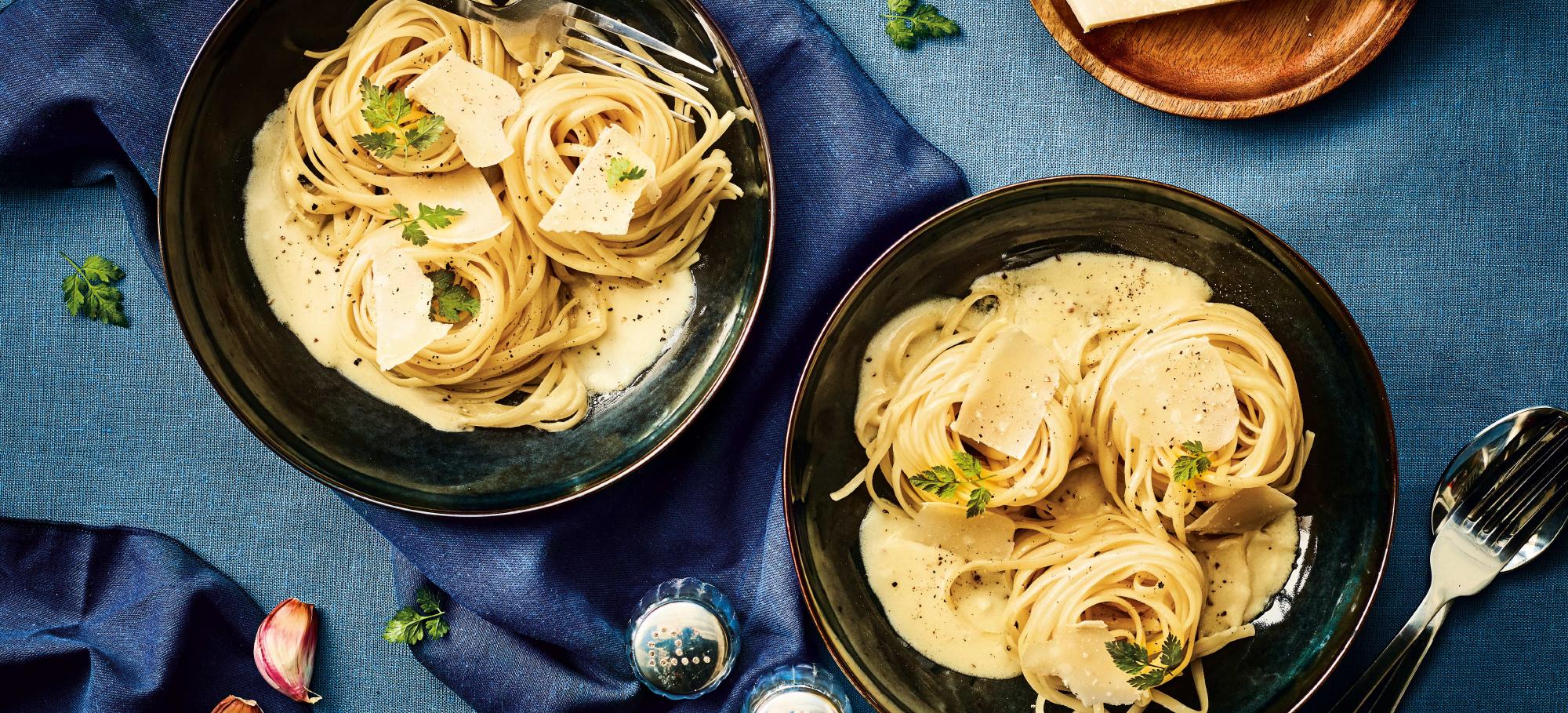 Linguine à la crème de parmesan et à l'ail à l'italienne | Mes Recettes